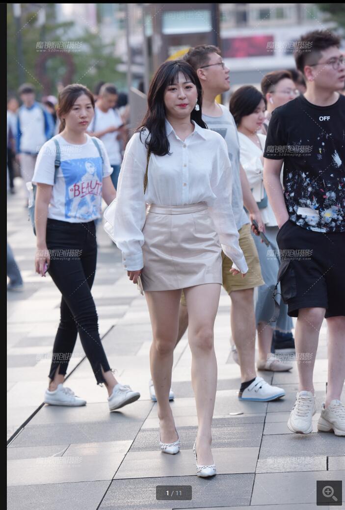 美腿，高跟，美少妇-魔镜街拍套图-彩虹街拍-时尚穿搭